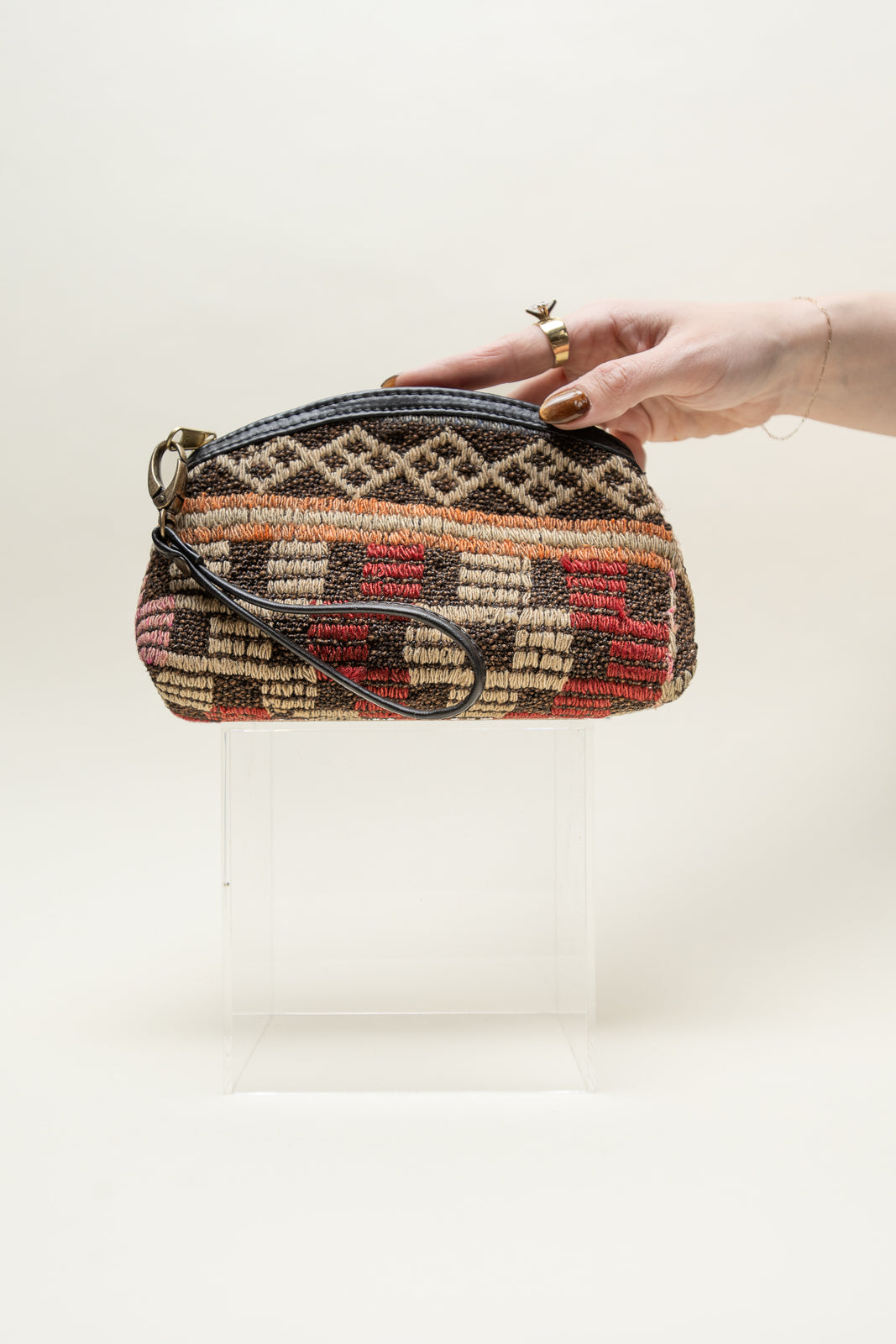 Hand crafted Kilim Handbags – minimalchaos